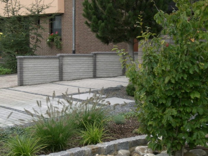 BETONZAUN KOWALEWSKI – Betonzaunanlage Einfahrt Altstein | BETONZAEUNE ...